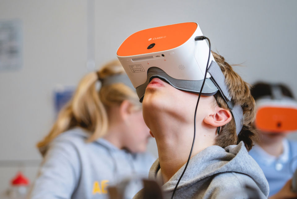 How VR & AR Transforms Learning Across Subjects - ClassVR USA